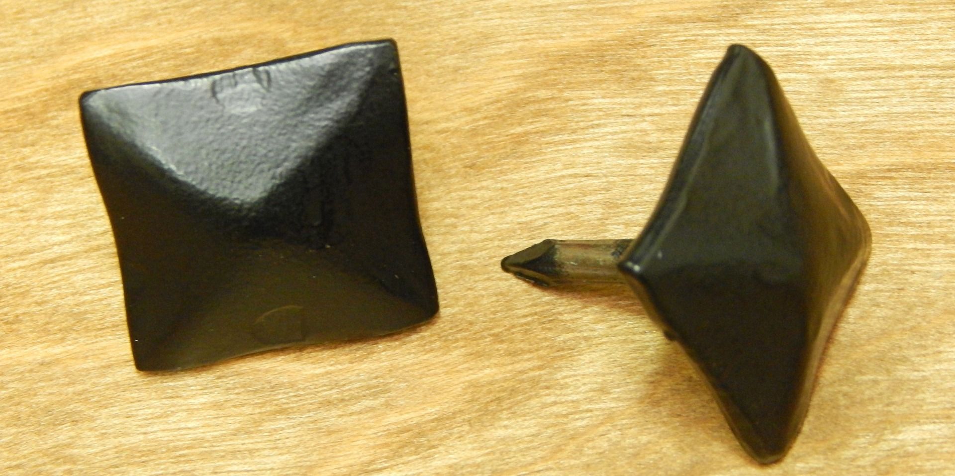 Agave Pyramid Clavos, 1"